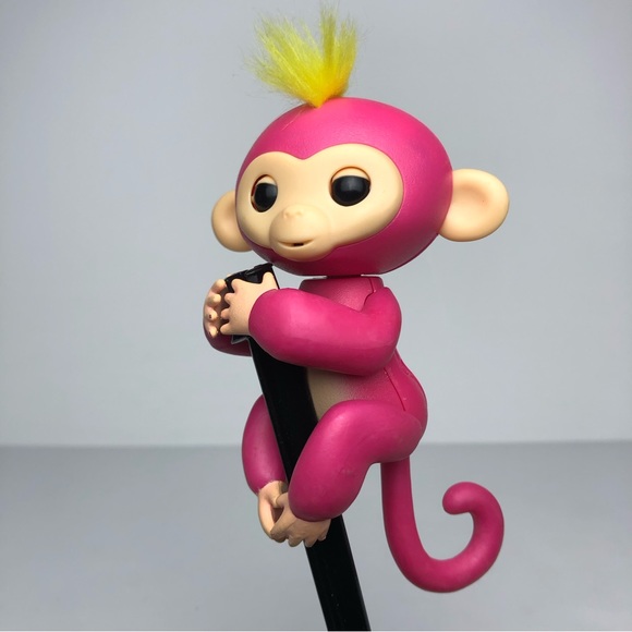 WowWee | Toys | Fingerlings Interactive Baby Monkey Bella Pink With ...
